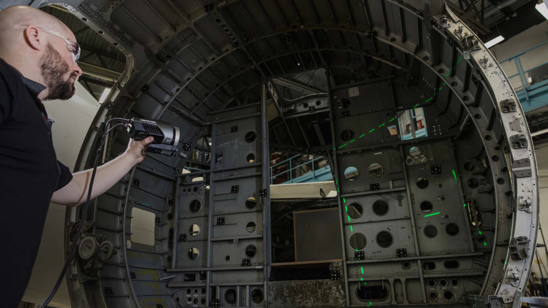 MaxSHOT 3D Handheld Optical Coordinate Measuring System | Creaform